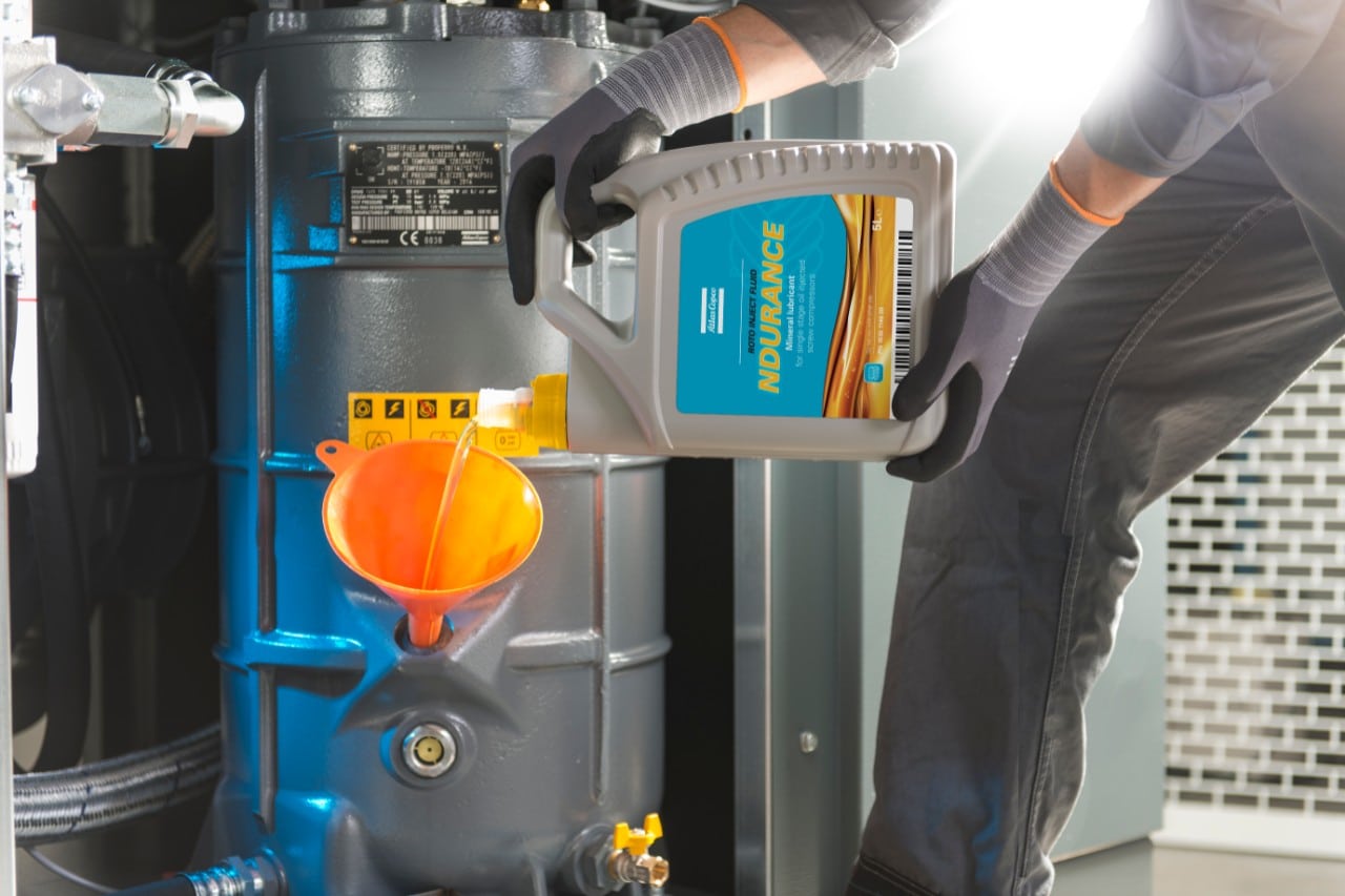 How to choose the right oil for your compressor | Anglian Compressors
